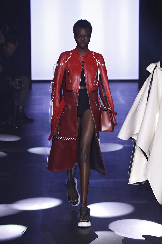 Chloe-summer-2023 (20) | Showdetails