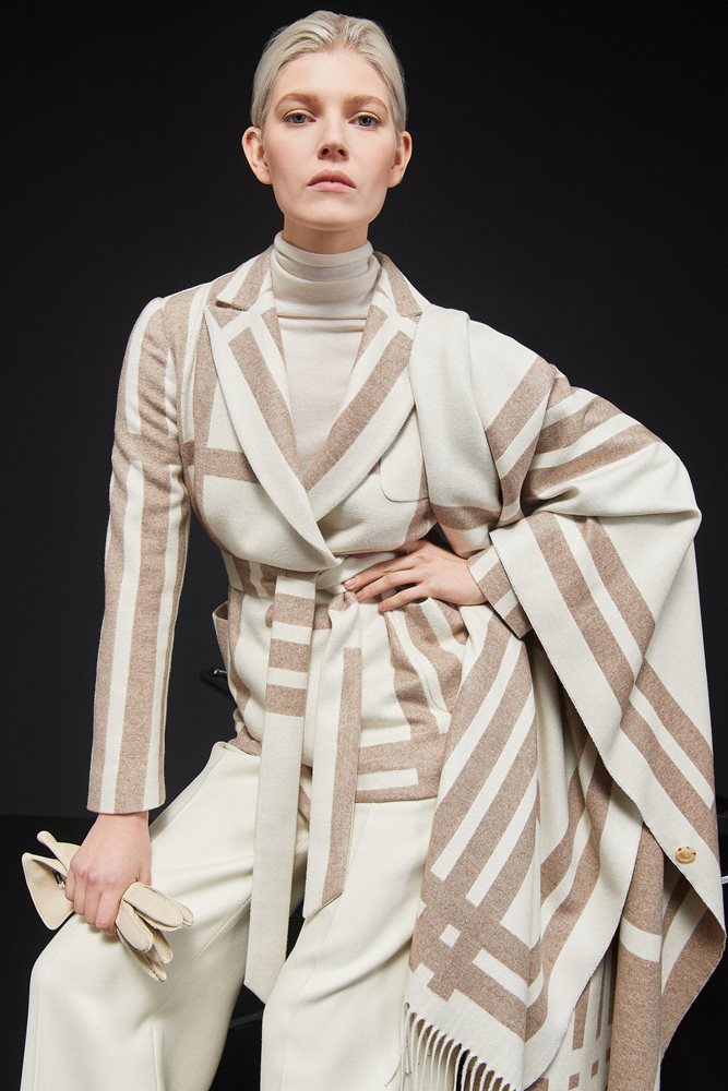 Kiton Donna FW23-24 (25) | Showdetails