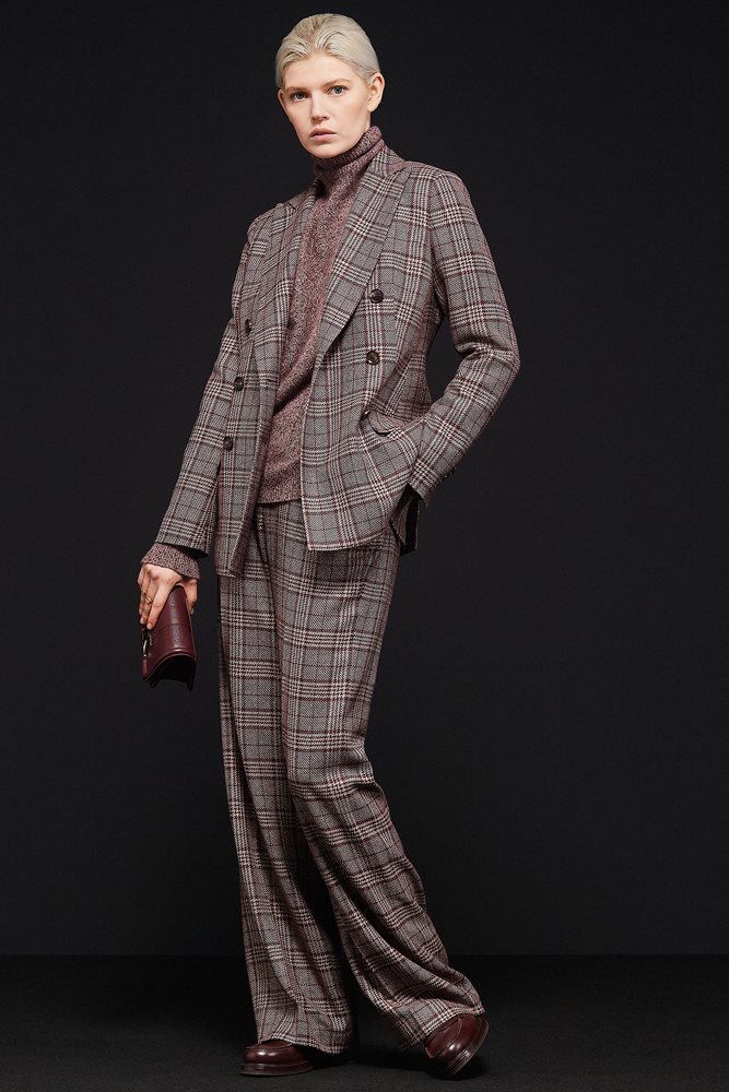 Kiton Donna FW23-24 (25) | Showdetails